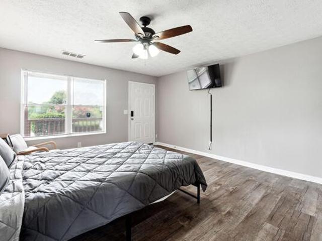 Spacious & Stylish Home | Quiet Cul de Sac Living | 3 Spacious Bedrooms with TVs Free Wi Fi | Monthly Cleanings Included Grocery Store Just 1 Mile Away | Minutes to Downtown Douglasville