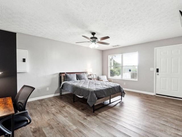 Spacious & Stylish Home | Quiet Cul_de_Sac Living