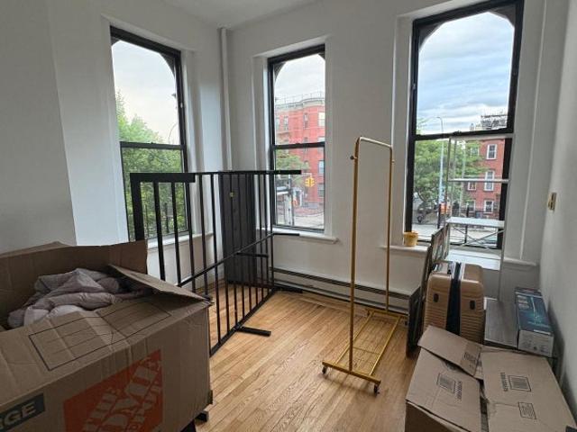 Spacious Sunny room in Bushwick