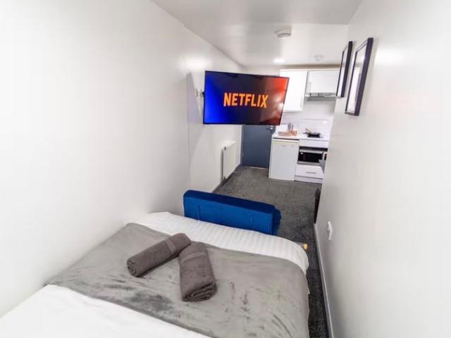 Spacial offer Top floor studio available