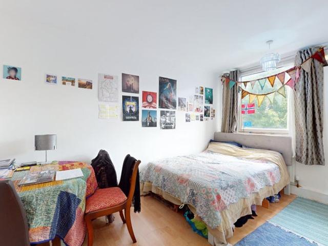 SPACIUOS 4 bedroom split level maisonette in E1