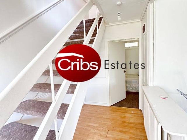 Spaicous 4 bedroom flat in Clapham Junction