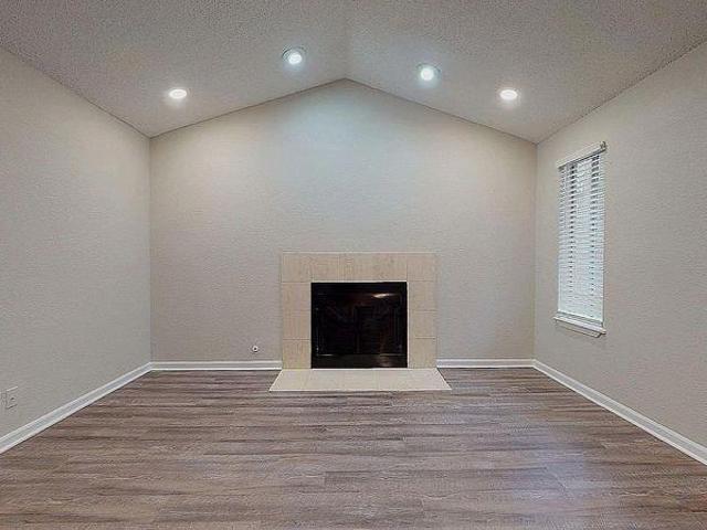 Spalding Vue 2 Bedroom Apartment for Rent at 3256 Medlock Bridge Rd, Peachtree Corners, GA 30092