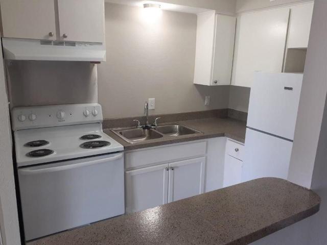 Spanish Crest Apartments 1 Bedroom Apartment for Rent at 462 Utopia Ln, San Antonio, TX 78223 Highland Hills