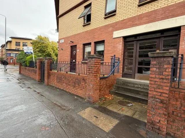 Spar, 98 Maryhill Road, Queen's Cross, Glasgow, G20 7QB, United Kingdom | 2 bed apartment for rent #167867932 | Rentberry