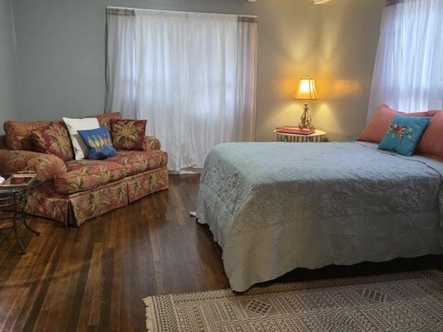 Spare room for Rent with bath