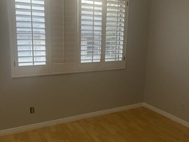 Spare Room with With Walk in closet share restroom