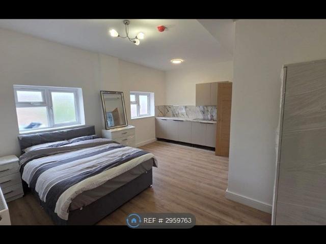 Sparkhill, Birmingham B11, Studio to rent, £850 pcm | PrimeLocation