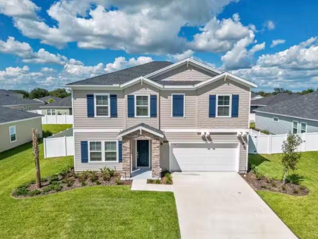 Sparkling 4BR with Fenced In Backyard Best Location in Ocala.