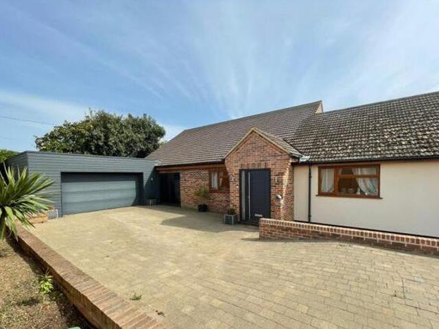Sparrow Hall Bungalow, Blofield, 5 Bedroom Detached