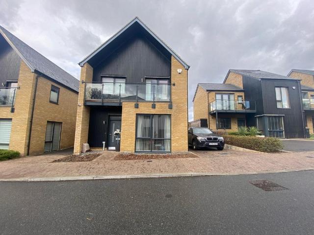 Sparrowhawk Way, Newhall, HARLOW 4 bed detached house to rent £2,600 pcm £600 pw