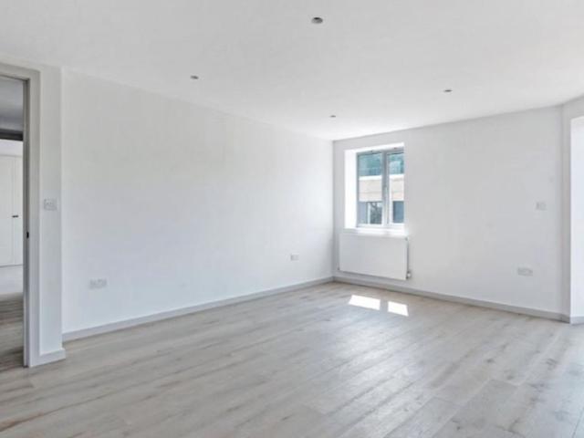Spears Road, 20 Spears Road N19, 2 bed flat to rent, £2,400 pcm | PrimeLocation