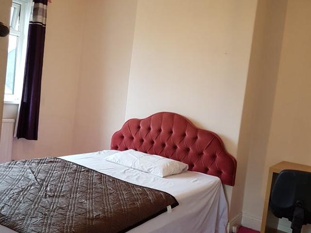 Specious 4 Bedroom Massionate House in Fenham,NE4