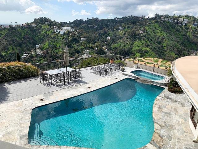 Spectacular 6000sqf house to share Hollywood Hills