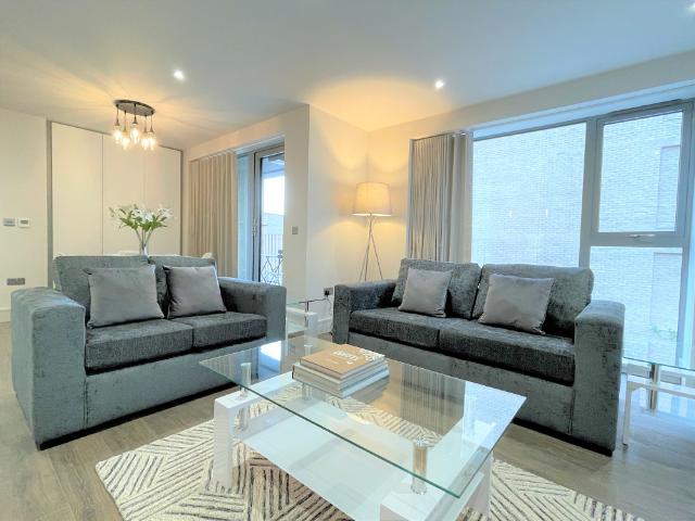 Spectacular 2 Bedroom Apartment in Great Location Has an Apartment