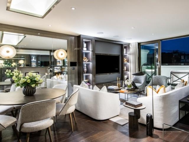 Spectacular 3 Bedroom Duplex Penthouse with Roof Terrace & Panoramic Park Views