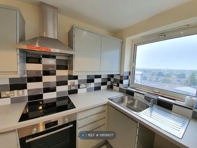 Spectrum Tower, Ilford IG1, 2 bed flat to rent, £1,800 pcm | PrimeLocation