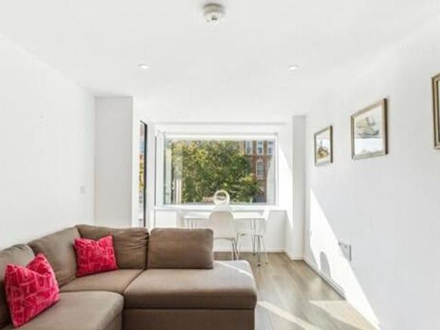 Spectrum Way, London, 1 Bedroom Apartment