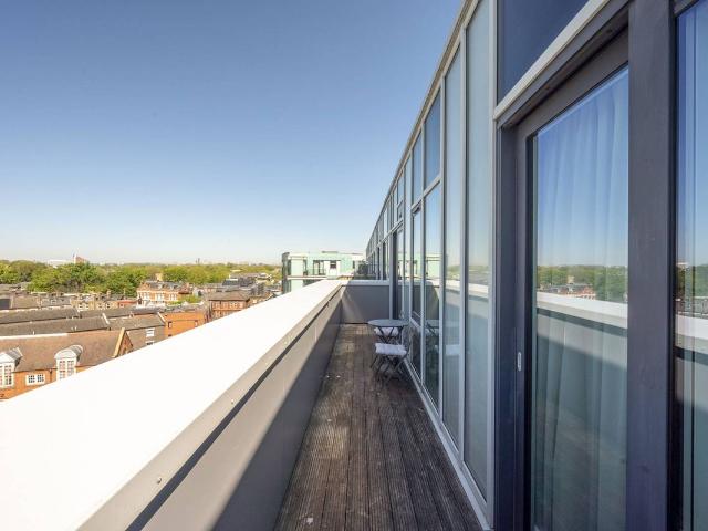 Spectrum Way, Wandsworth Town, London SW18, 2 bed flat to rent, £3,000 pcm | PrimeLocation
