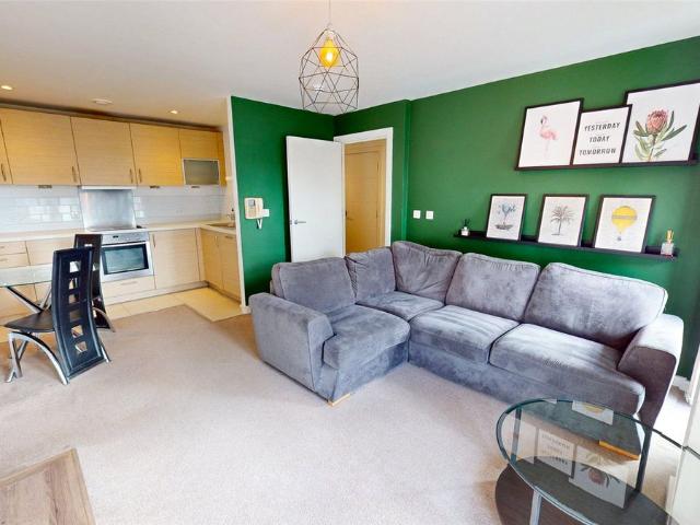 Spectrum, Block 5, Blackfriars Road M3, 1 bed flat to rent, £1,100 pcm | PrimeLocation