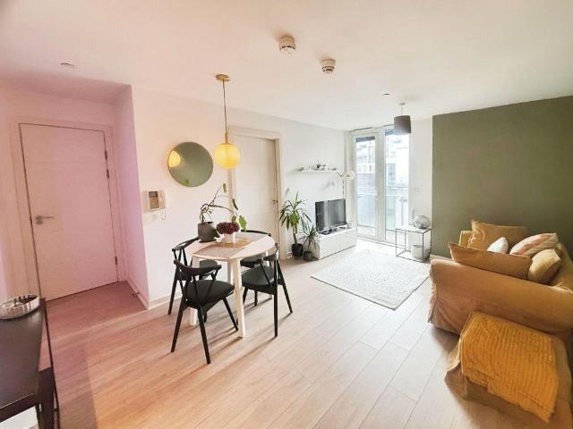 Spectrum, Blackfriars Road, Salford 2 bed apartment to rent £1,450 pcm £335 pw