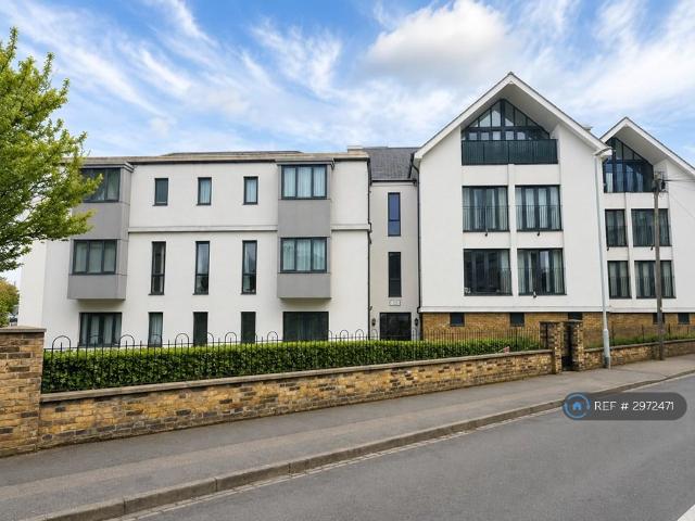 Spectrum, Gravesend, DA11 2 bed flat to rent £1,395 pcm £322 pw