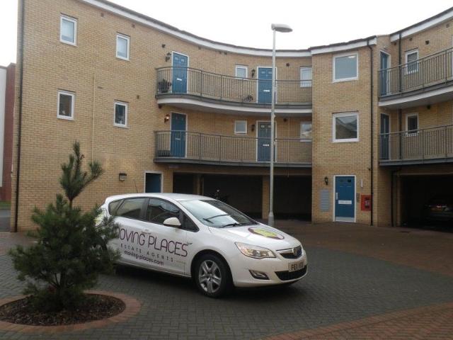Spectre Court, Hatfield AL10, 2 bed flat to rent, £1,575 pcm | PrimeLocation