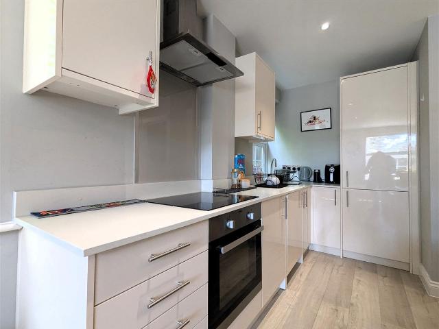 Speldhurst Road, Tunbridge Wells TN4, 1 bed flat to rent, £1,250 pcm | PrimeLocation