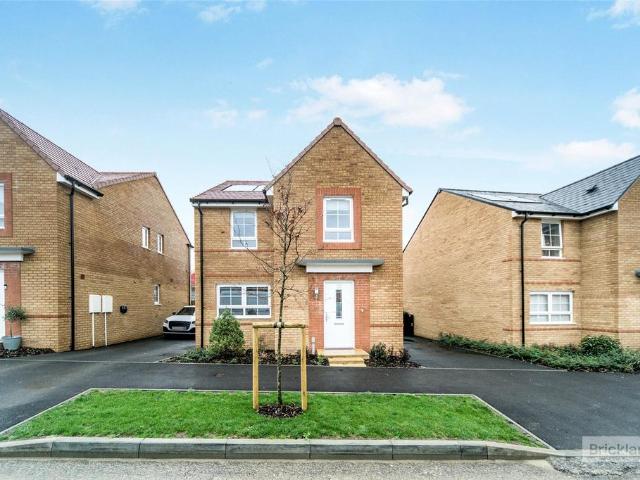 Spelt Avenue, Westham, Pevensey, BN24 4 bed detached house to rent £2,100 pcm £485 pw