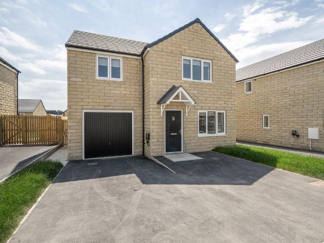 Spen Beck View BD4, 3 bed detached house to rent, £1,250 pcm | PrimeLocation