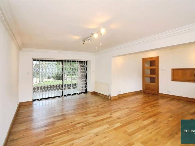 Spencer Close, Finchley N3, 2 bed flat to rent, £2,300 pcm | PrimeLocation