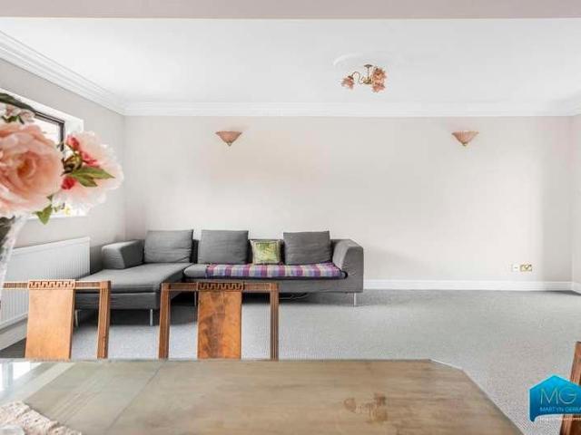 Spencer Close, Finchley, London, N3