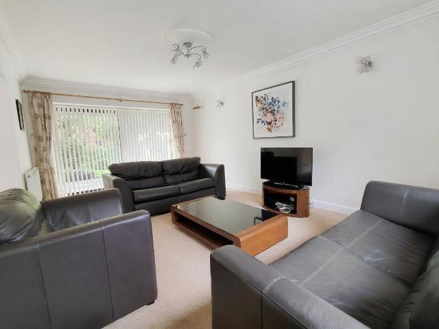 Spencer Close, London N3, 2 bed flat to rent, £2,200 pcm | PrimeLocation