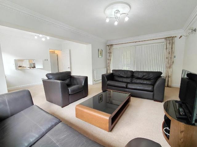 Spencer Close, London N3, 2 bed flat to rent, £2,300 pcm | PrimeLocation