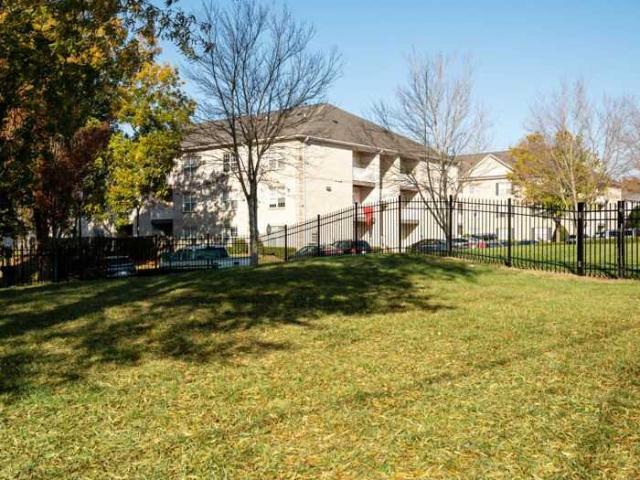 Spencer Crossing 1 Bedroom Apartment for Rent at 3431 N Church St, Greensboro, NC 27405 Spicewood