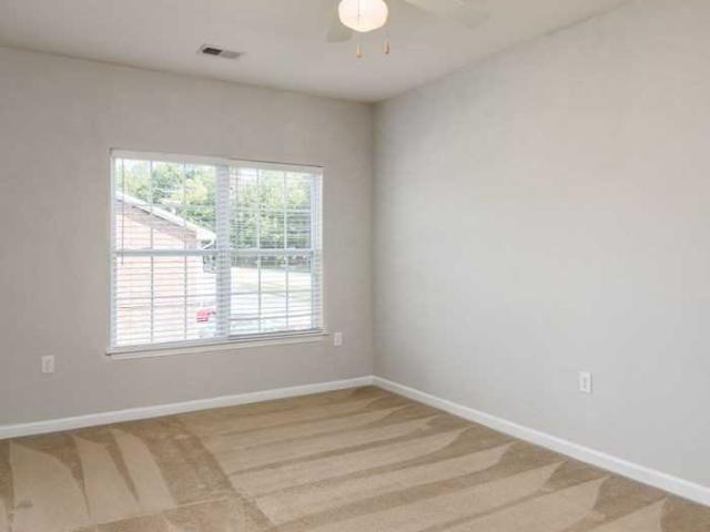 Spencer Crossing 1 Bedroom Apartment for Rent at 3431 N Church St, Greensboro, NC 27405 Spicewood