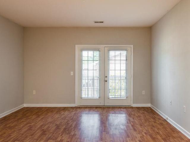 Spencer Crossing 2 Bedroom Apartment for Rent at 3431 N Church St, Greensboro, NC 27405 Spicewood