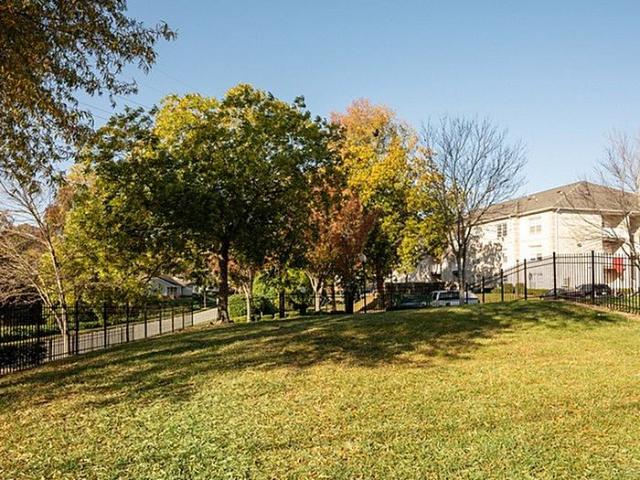 Spencer Crossing 2 Bedroom Apartment for Rent at 3431 N Church St, Greensboro, NC 27405 Spicewood