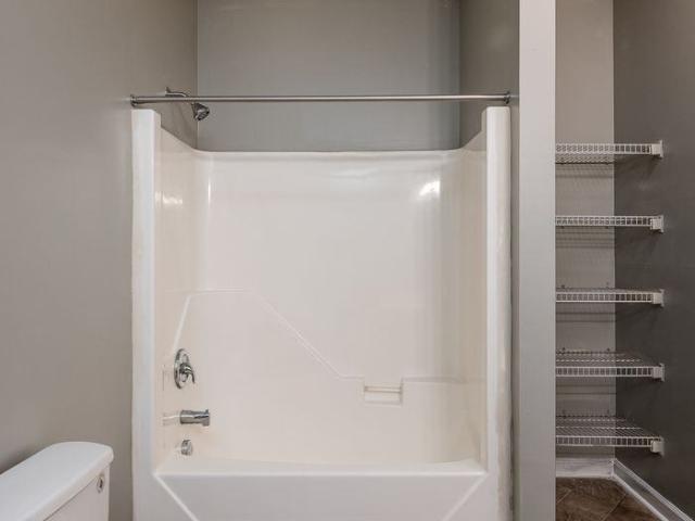 Spencer Crossing 2 Bedroom Apartment for Rent at 3431 N Church St, Greensboro, NC 27405 Spicewood