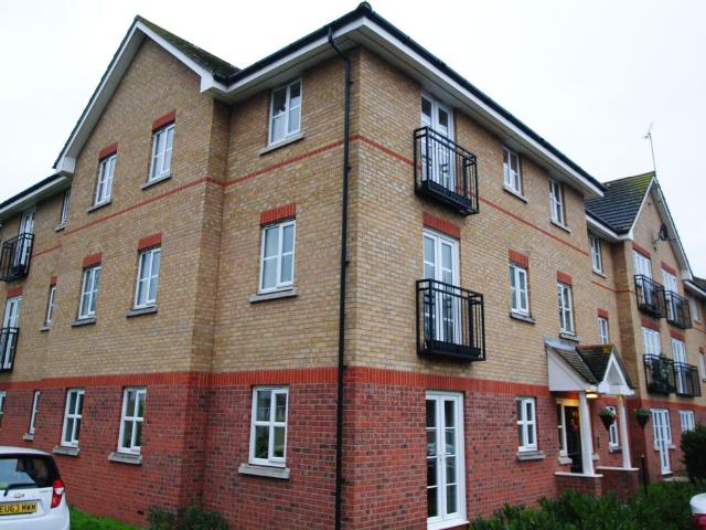 Spencer House, Ensign Close, Leigh On Sea SS9, 2 bed flat to rent, £1,350 pcm | PrimeLocation