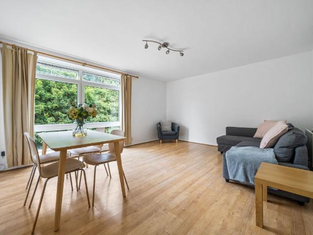 Spencer Park, Wandsworth SW18, 3 bed flat to rent, £3,200 pcm | PrimeLocation