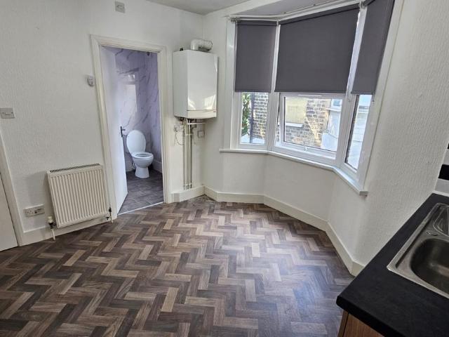 Spencer Road, London E6, 1 bed flat to rent, £1,400 pcm | PrimeLocation
