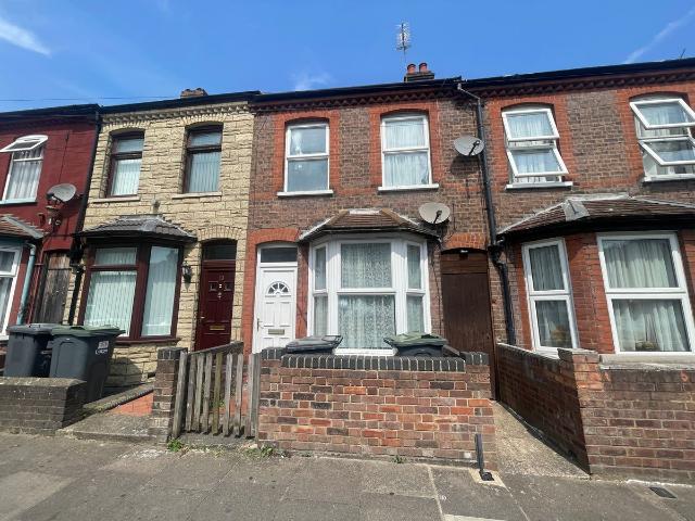 Spencer Road, Luton LU3, 2 bed terraced house to rent, £1,250 pcm | PrimeLocation