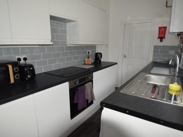 Spencer Road, Stoke On Trent ST4 3 bed terraced house to rent £1,041 pcm £240 pw