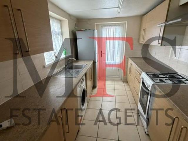 Spencer Street, Southall, UB2 3 bed house to rent £2,100 pcm £485 pw