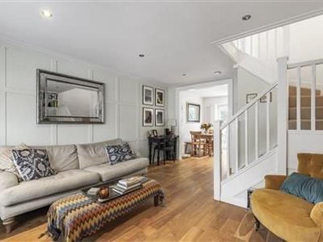 Spencer Walk, SW15