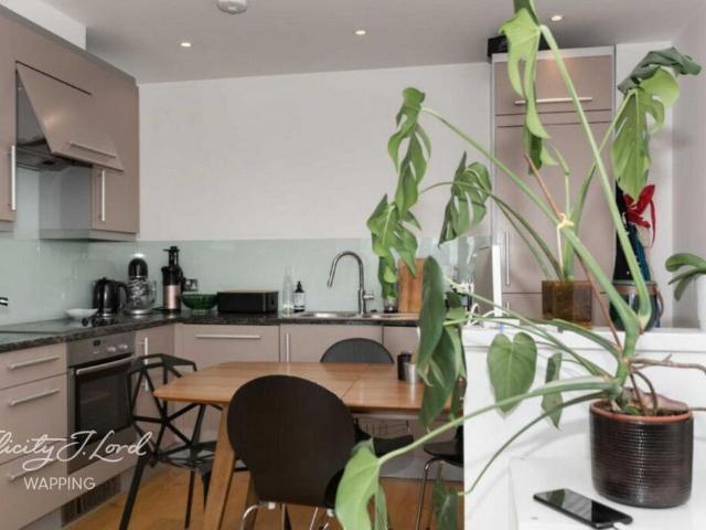 Spencer Way, London 1 bed apartment to rent £2,000 pcm £462 pw