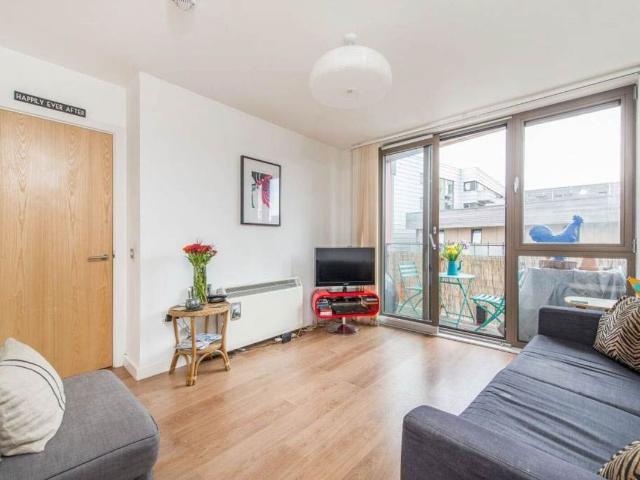 Spencer Way, Shadwell, London E1, 2 bed flat to rent, £2,600 pcm | PrimeLocation