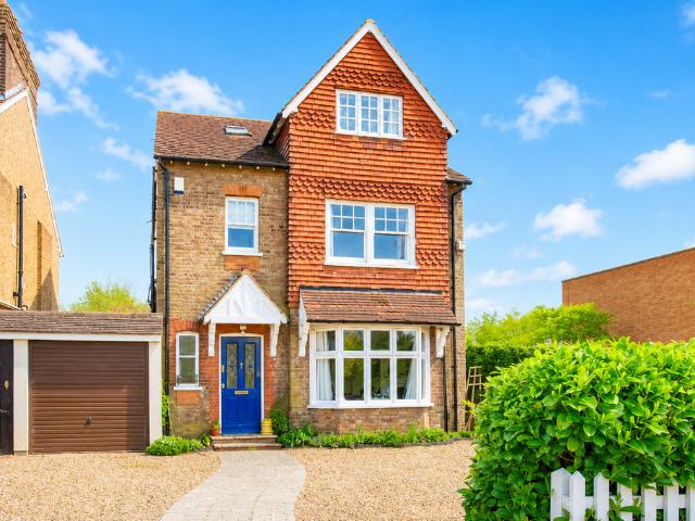 Spenser Road, Hertfordshire AL5 5 bed house to rent £4,500 pcm £1,038 pw