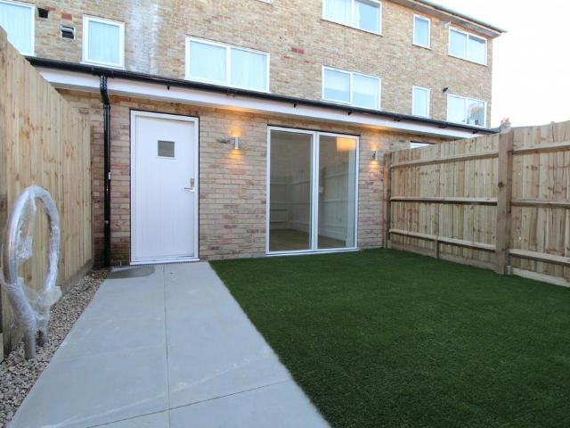 Speranza Street, Plumstead SE18 1 bed maisonette to rent £1,600 pcm £369 pw